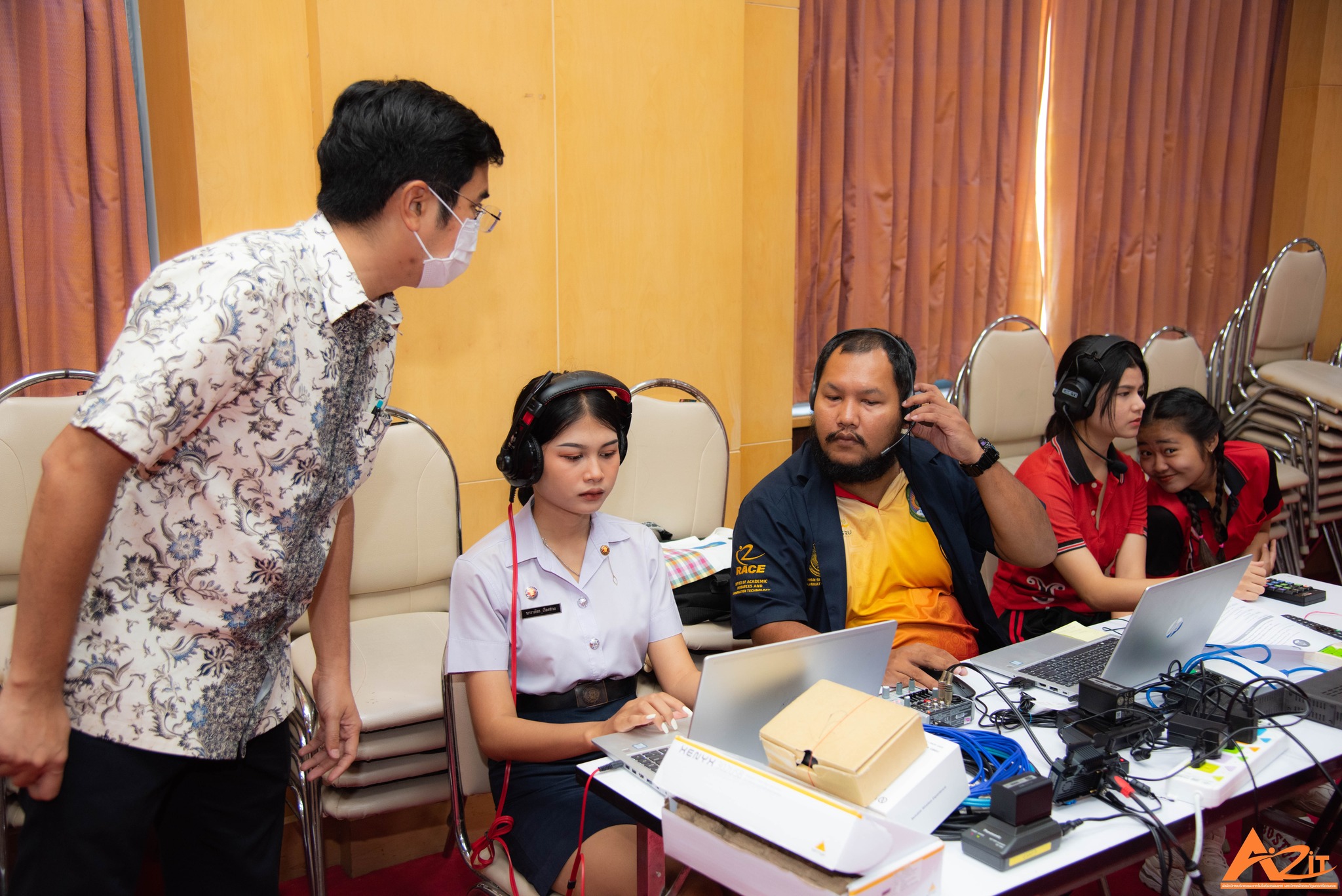 ComCare ให้บริการงานบันทึก๓าพของศูนย์ภาษา มหาวิทยาลัยราชภัฏนครศรีธรรมราช